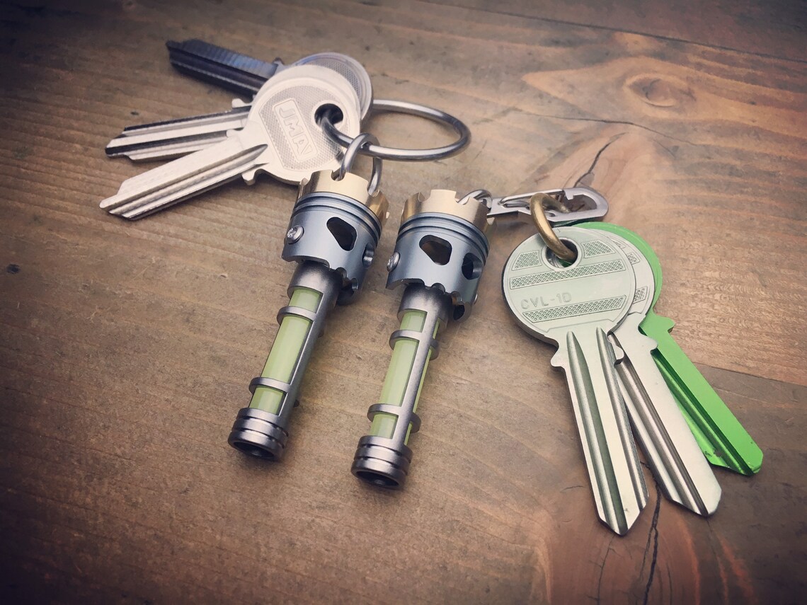 The Puto Rey Skull Piston Glow-fob Locator Swivel Keychain - Etsy