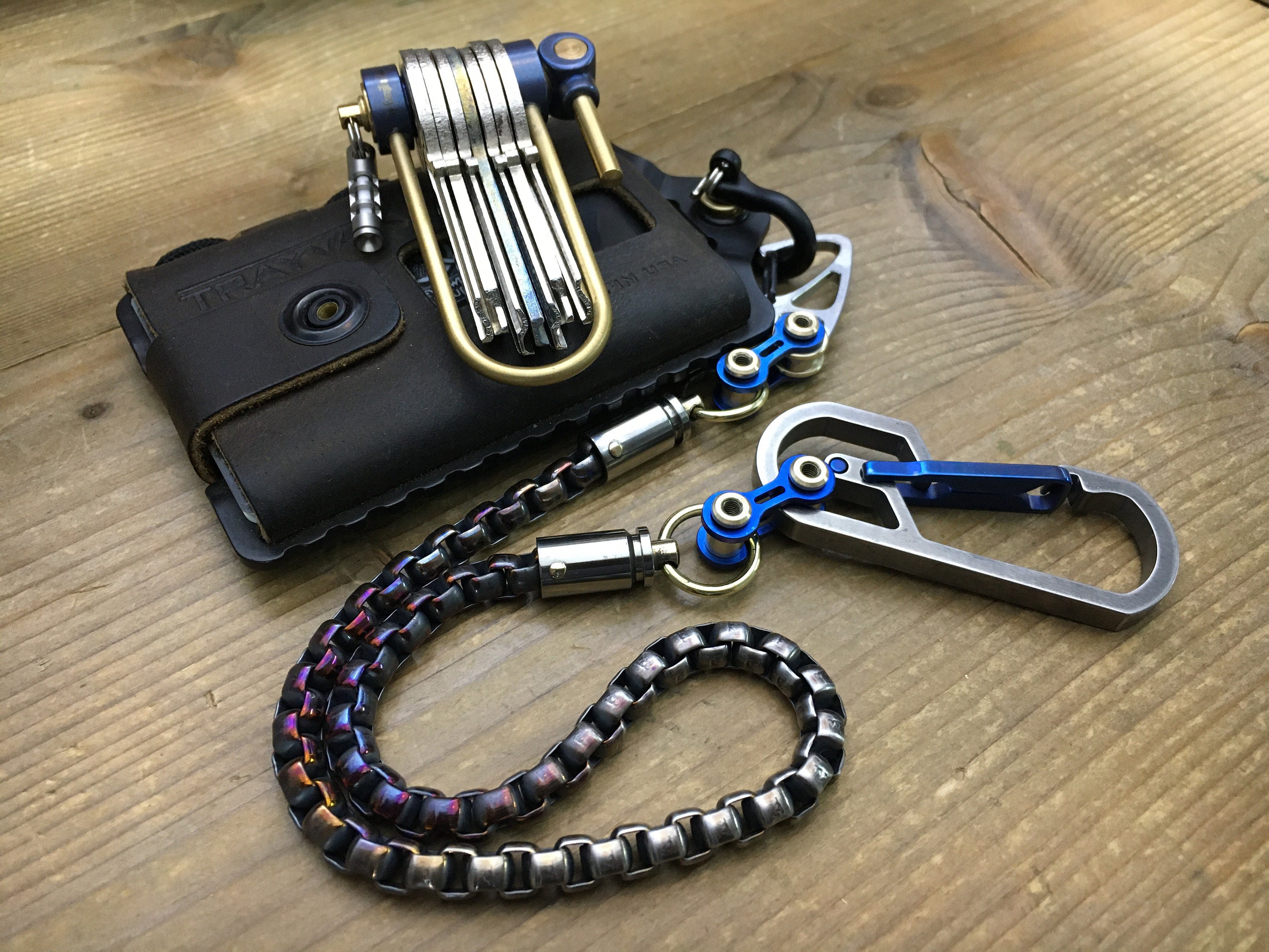 Titanium Biker Wallet Chain with Bi-Bike-Link and Bi-Swivel / Blue