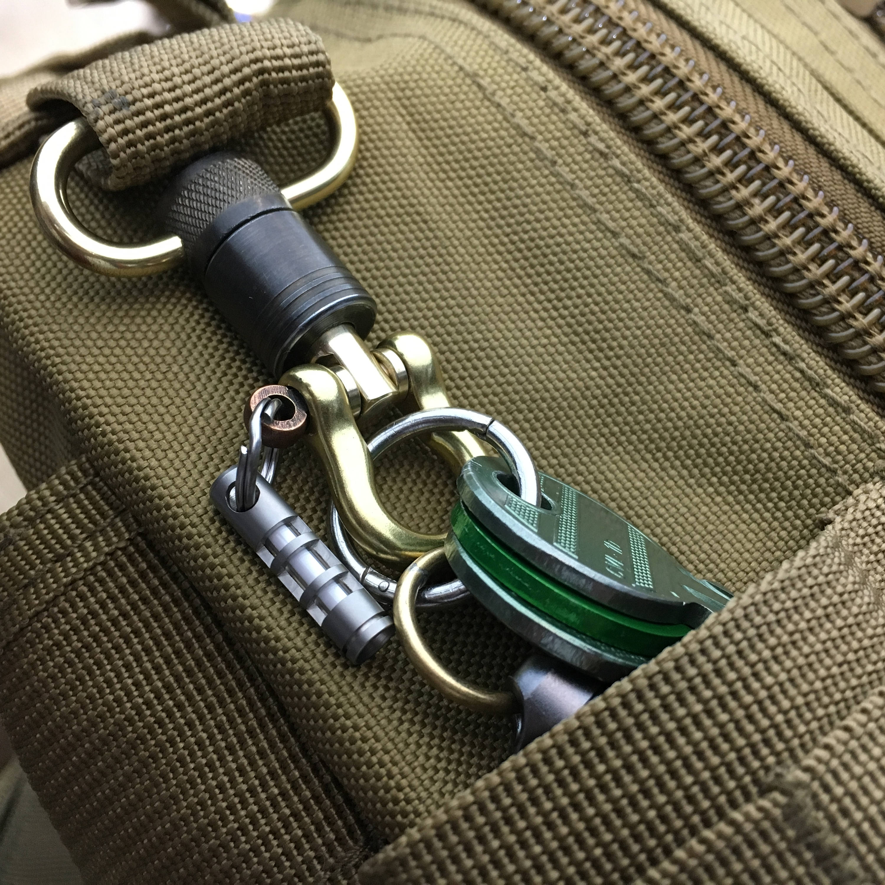 Recycled / Quick detachable Swivel Connector Keychain