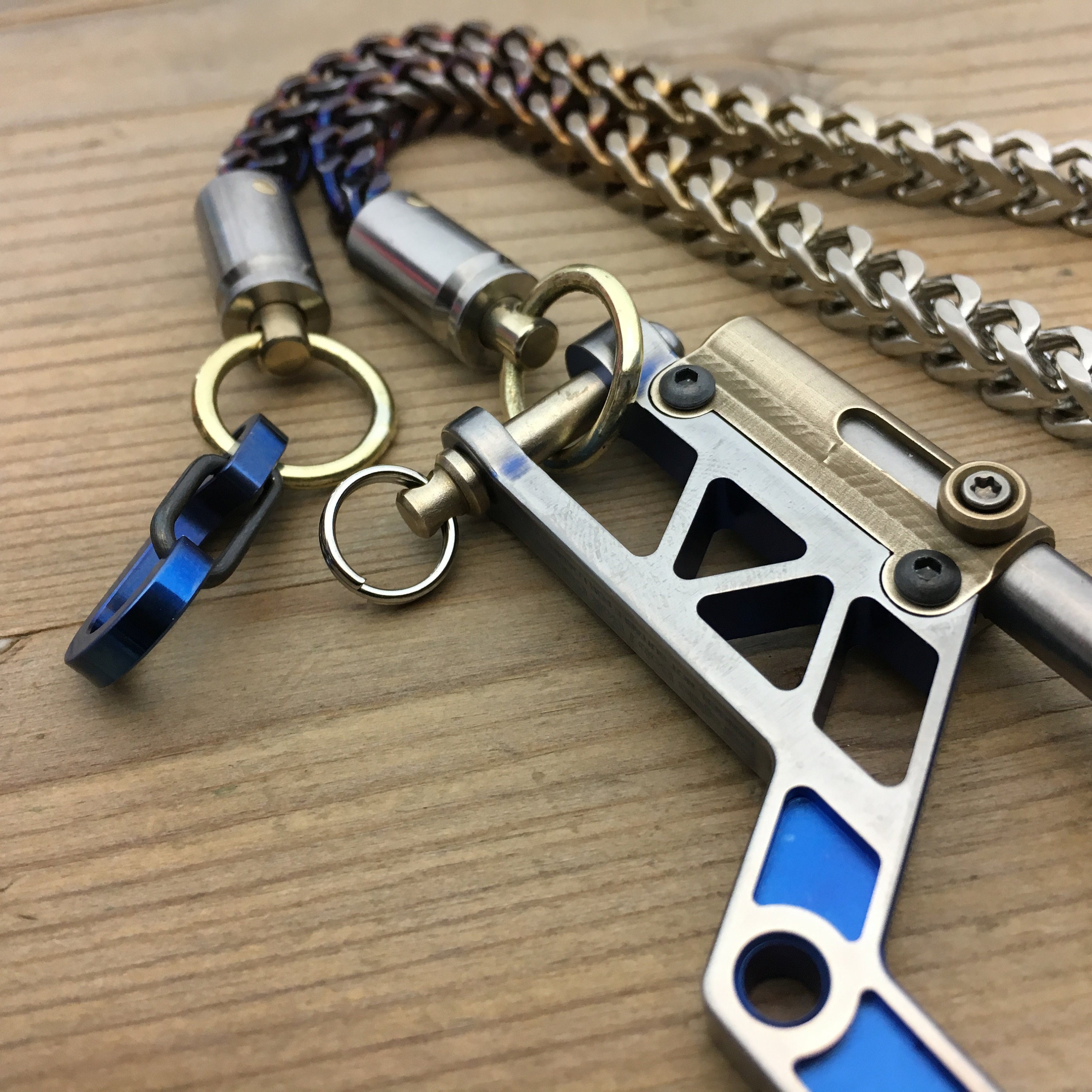 Walletchain with double swivel and Bolt Carabiner / One-off series
