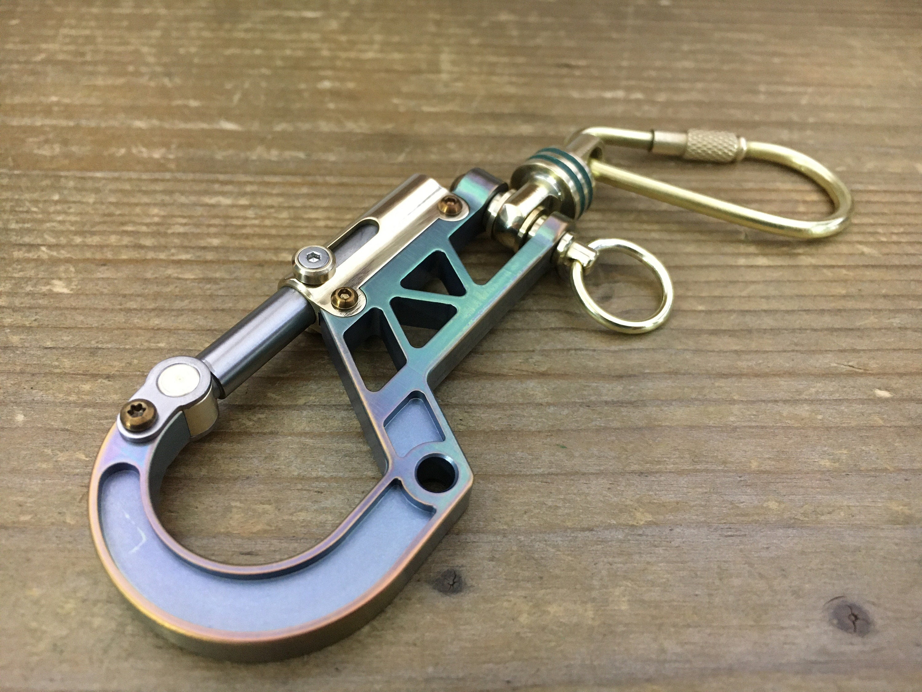 Titanium Bolt Carabiner with swivel/ The Sailor