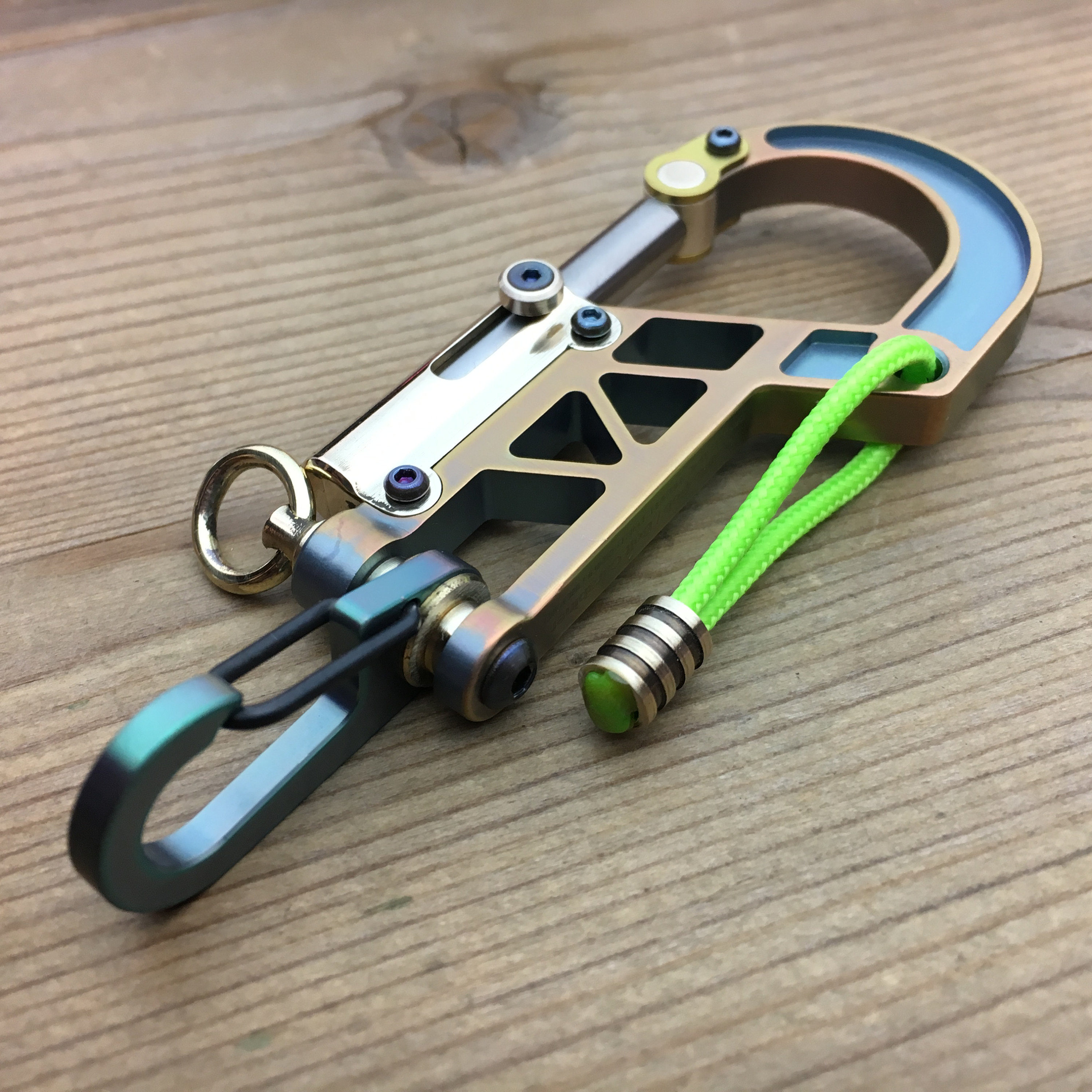 Edc Ti-Carabiner Keychain / The Bolt Carabiner / MOD