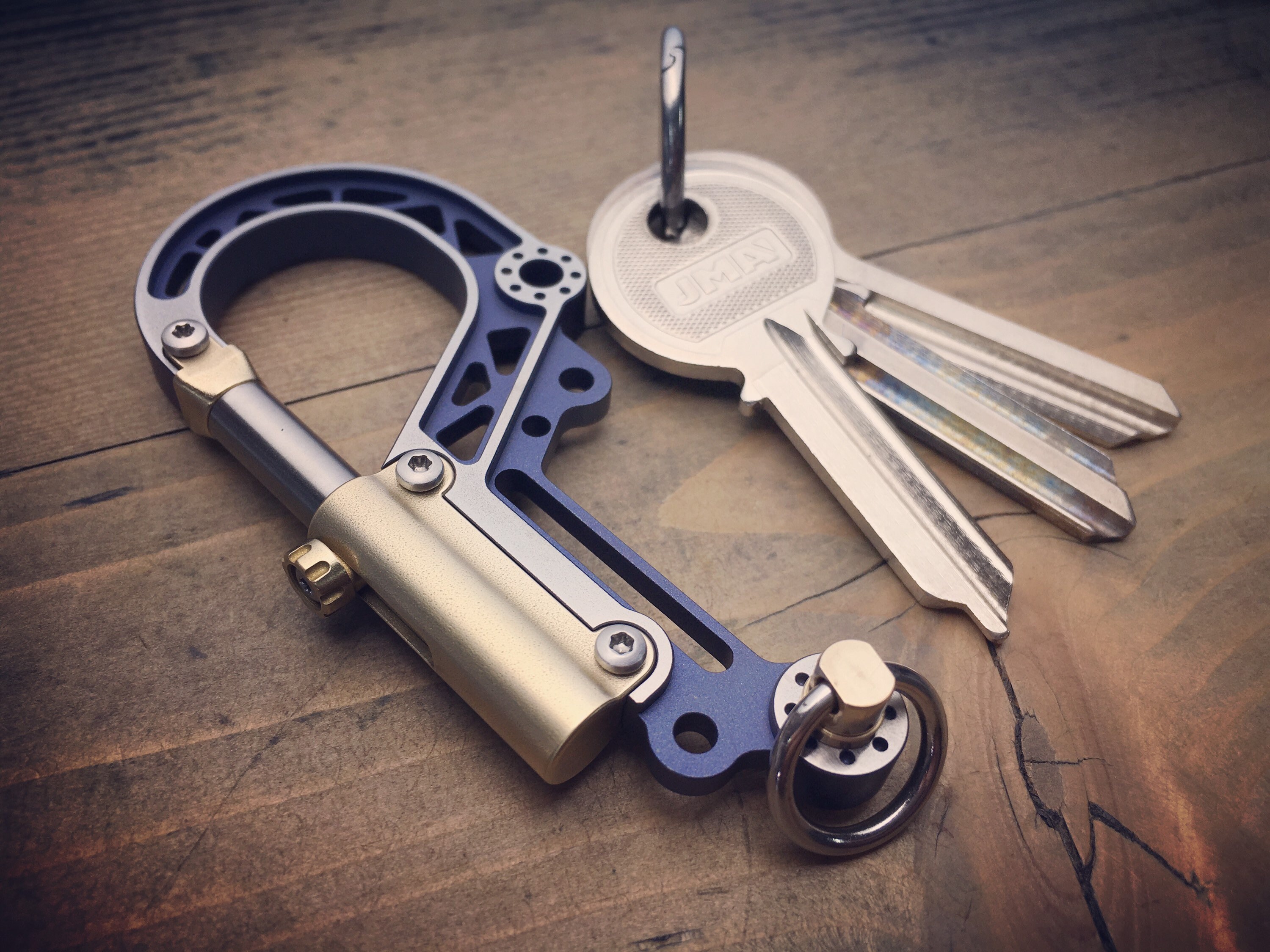 EDC Carabiner Titanium Keychain Bolt Carabiner V-II / With Pin Swivel Ring