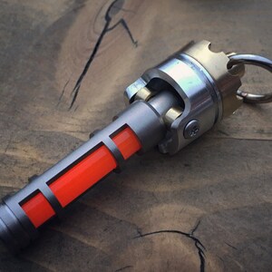 The Puto Rey Skull Piston- Glow-fob Locator Edc Swivel Keychain / Not ...