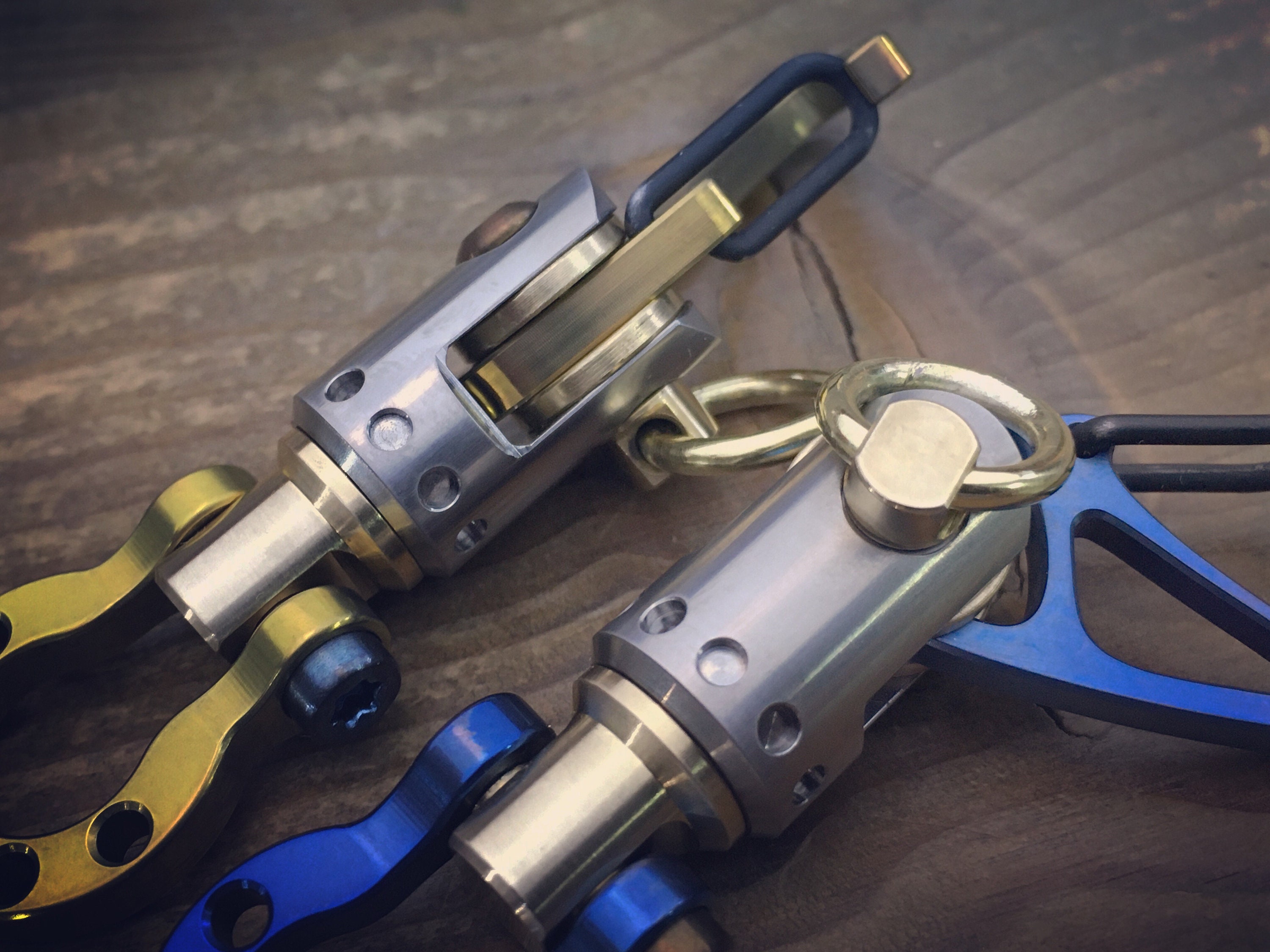 Titanium Sailor shackle Keychain with Swivel Jib Furler