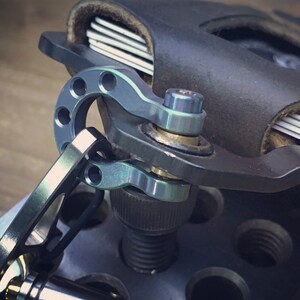 Titanium Omega Shackle / Edc Keychain - Etsy
