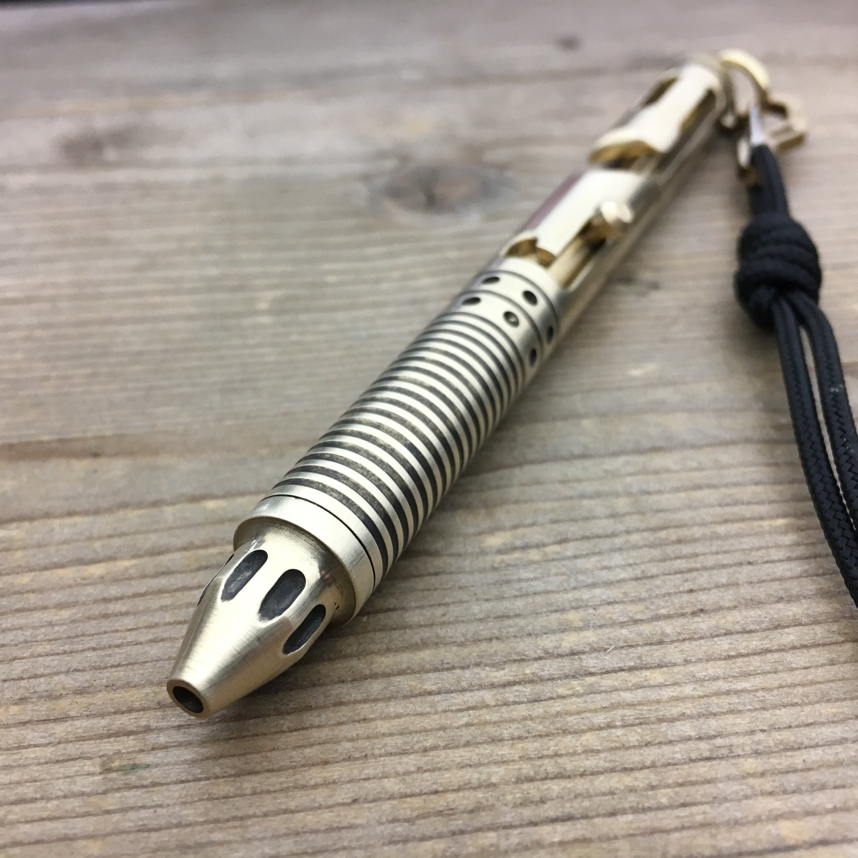 Difference Between Customize And Customised Pens difference-between-customize-and-customised-pens
