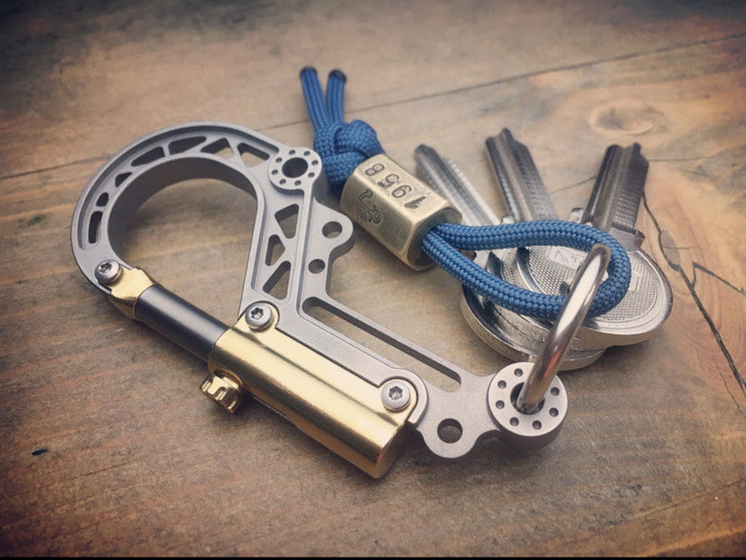 Titanium Keychain Bolt Carabiner V-II / EDC - Etsy
