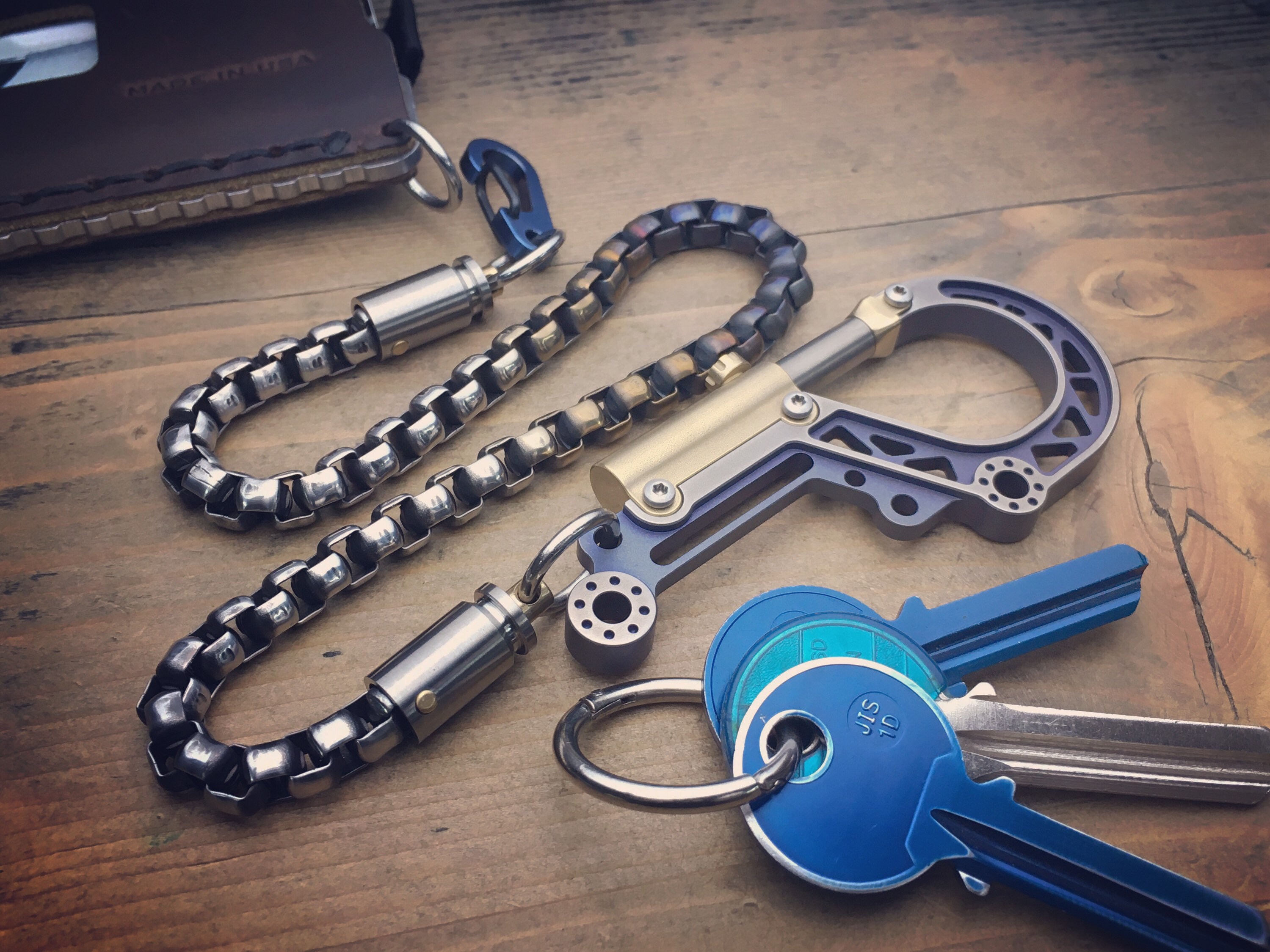 Custom Wallet/Key Chain with the Ti- Bolt Carabiner V-II / Blue