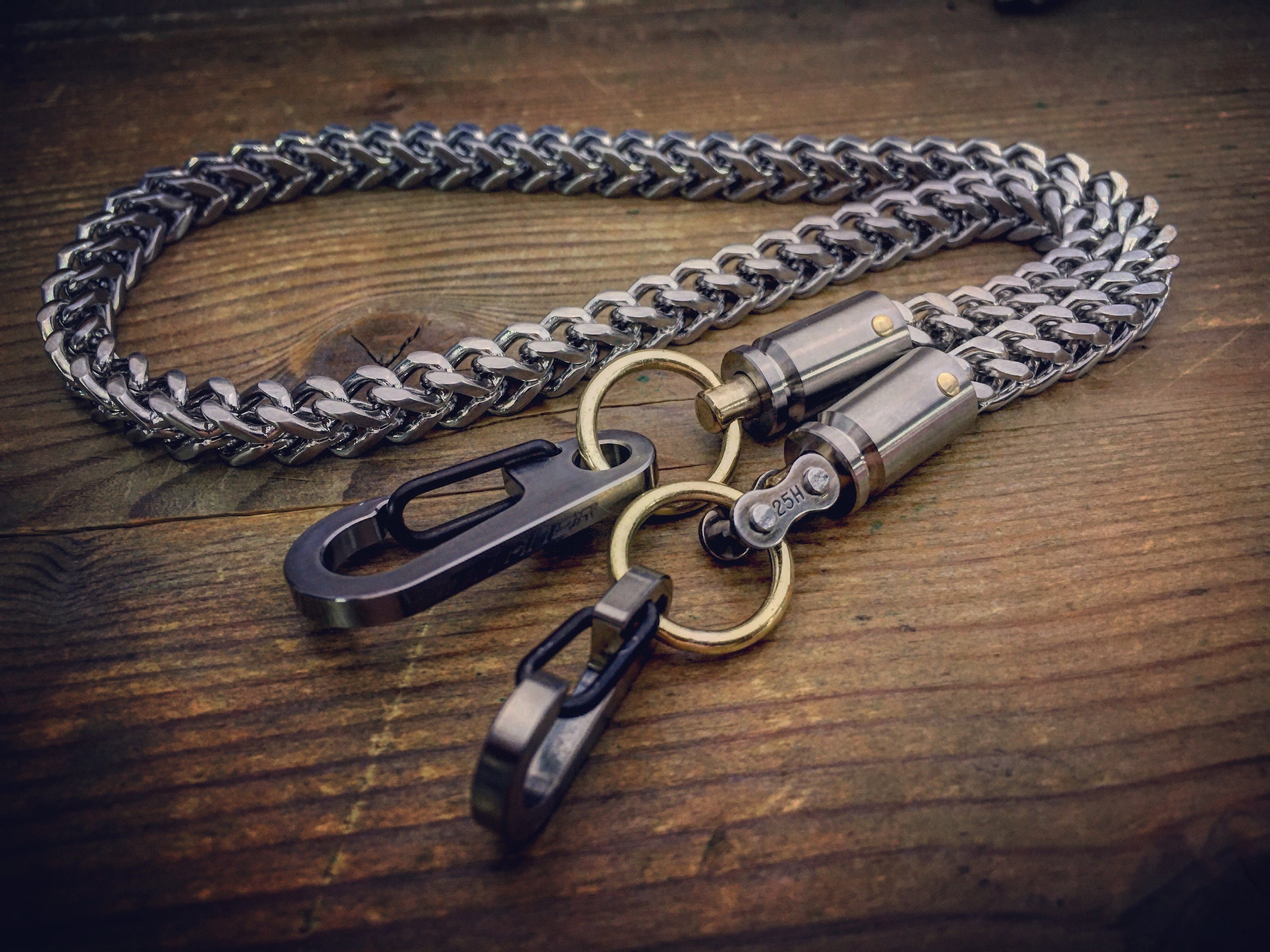 Walletchain / Bi-Swivel / Cal. 9mm / S. Steels - Titanium