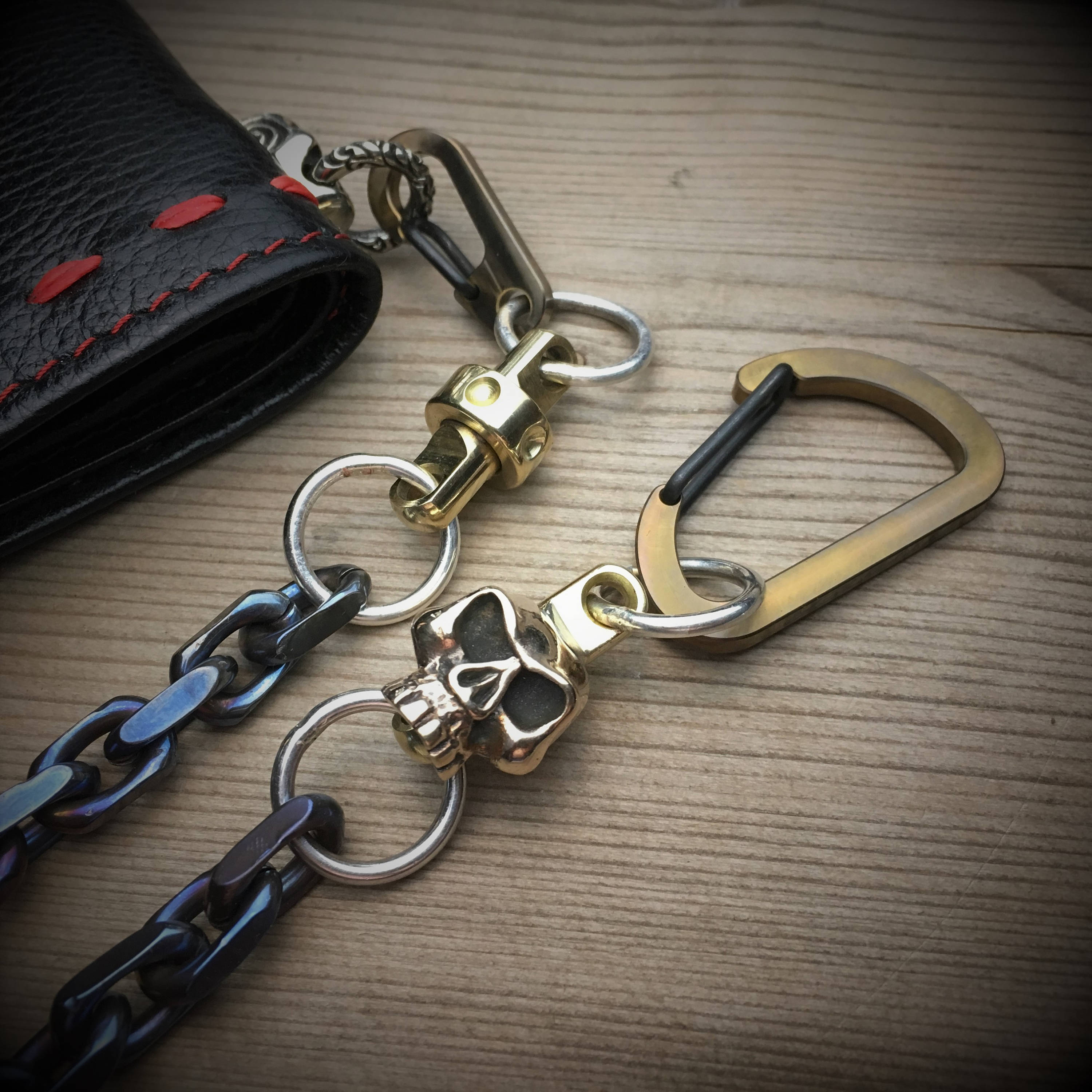 Small wallet chain SWC-04-Ti / Skull Monkey & Bi-Swivel