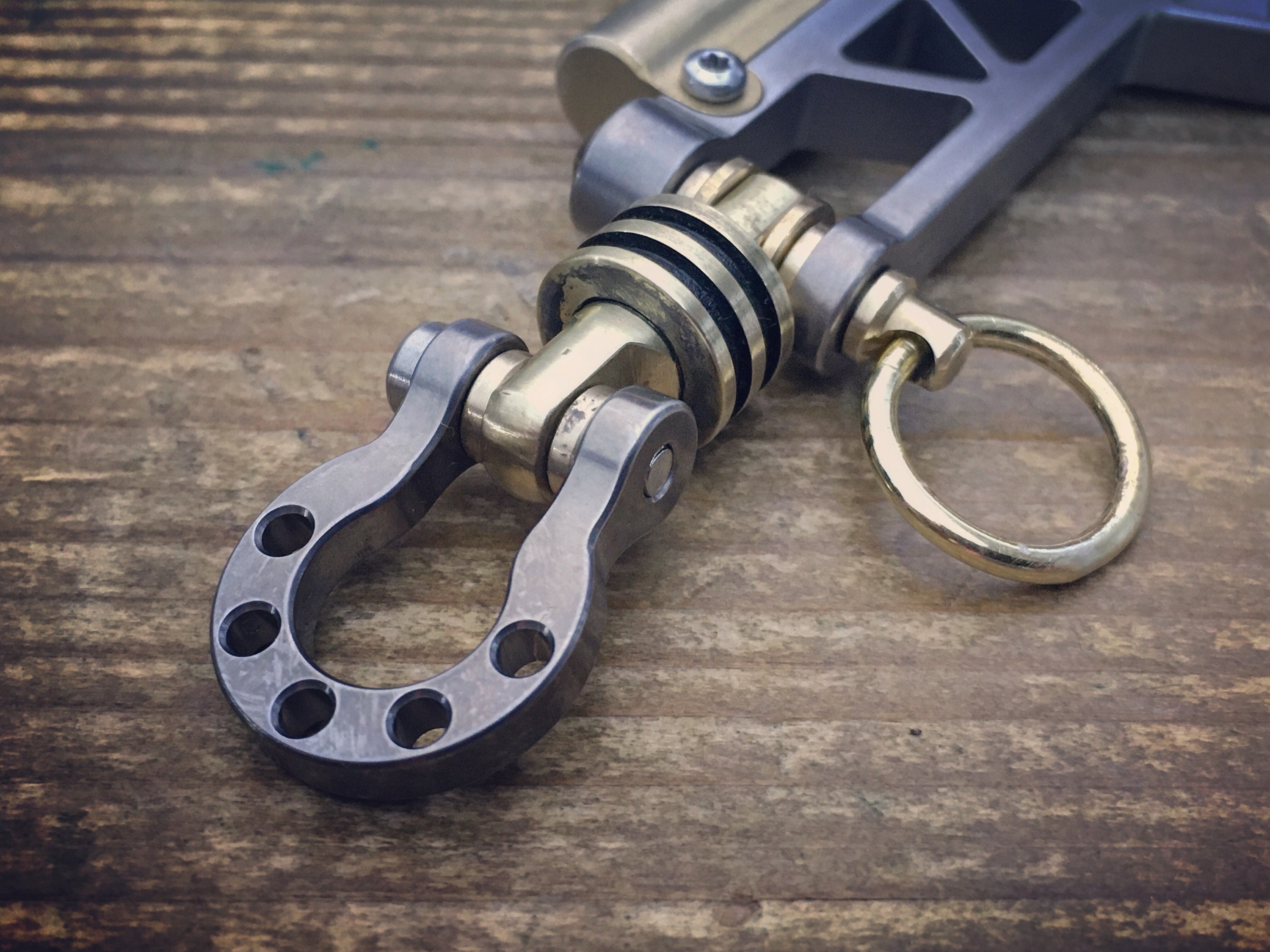 Titanium Bolt Carabiner with swivel/ The Sailor