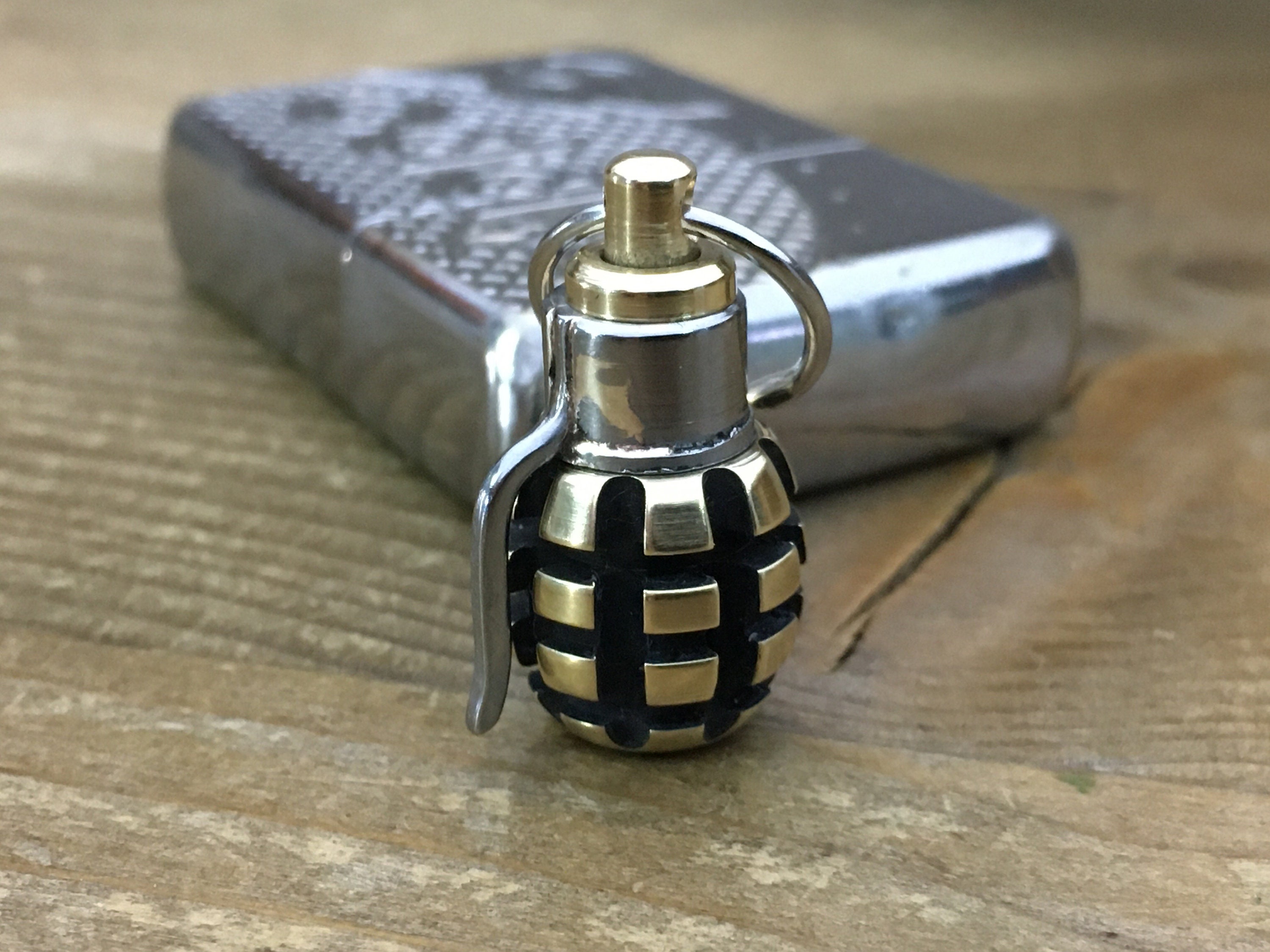 Bead Rocket Bomb, rotating pendant