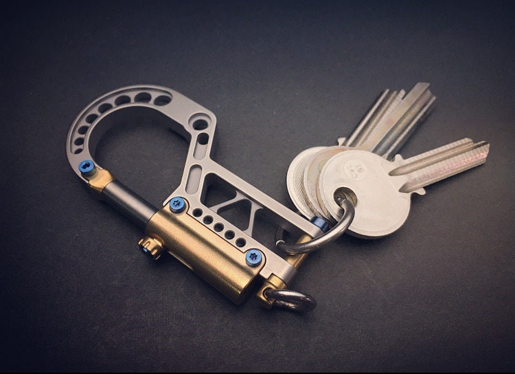 Titanium Keychain Bolt Carabiner-Evo / Base