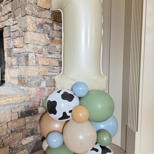 Little Cowboy Balloon Tower Kit | First Rodeo Barnyard Balloon Tower ...