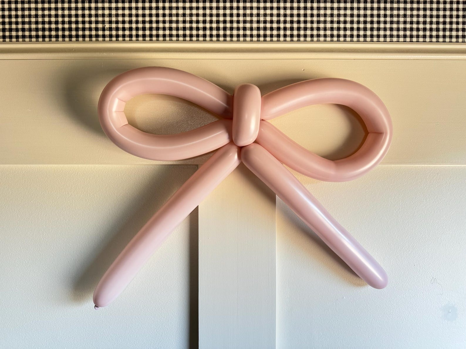 Dusty Pink Bow Balloon Kit | Pink Bow Birthday Balloons | Pink Gingham ...
