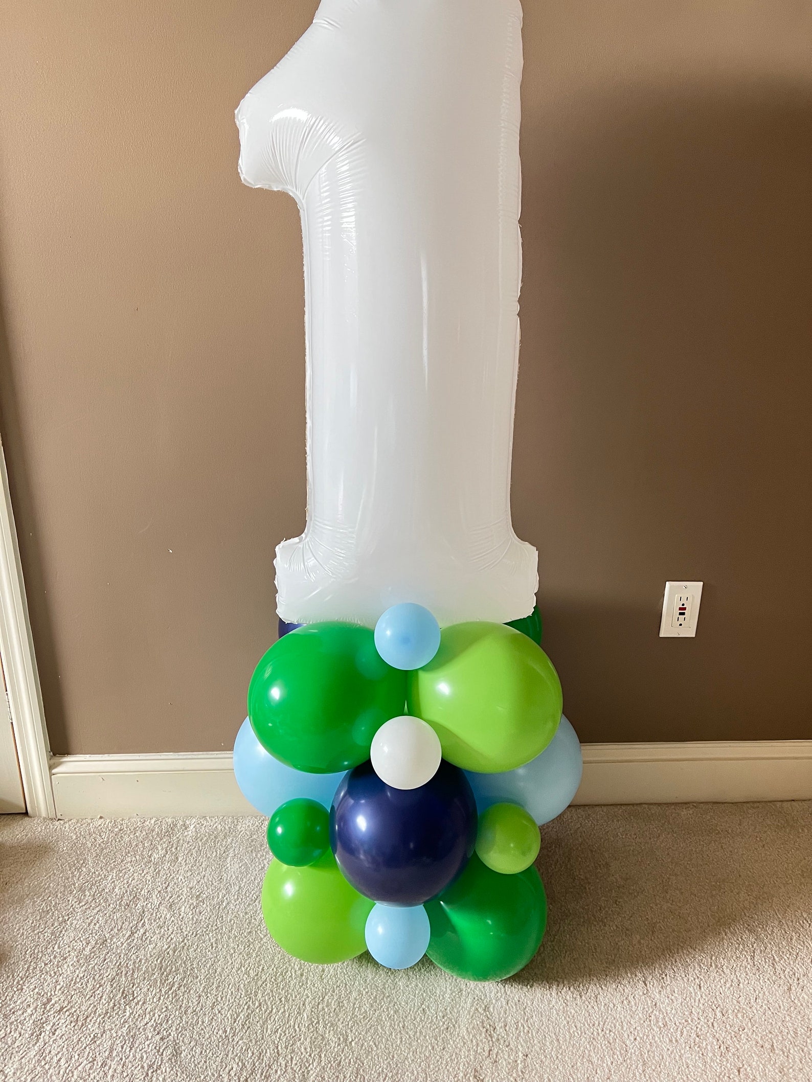Golf Balloon Tower Kit | Golf Balloons | Hole in One Birthday Party ...