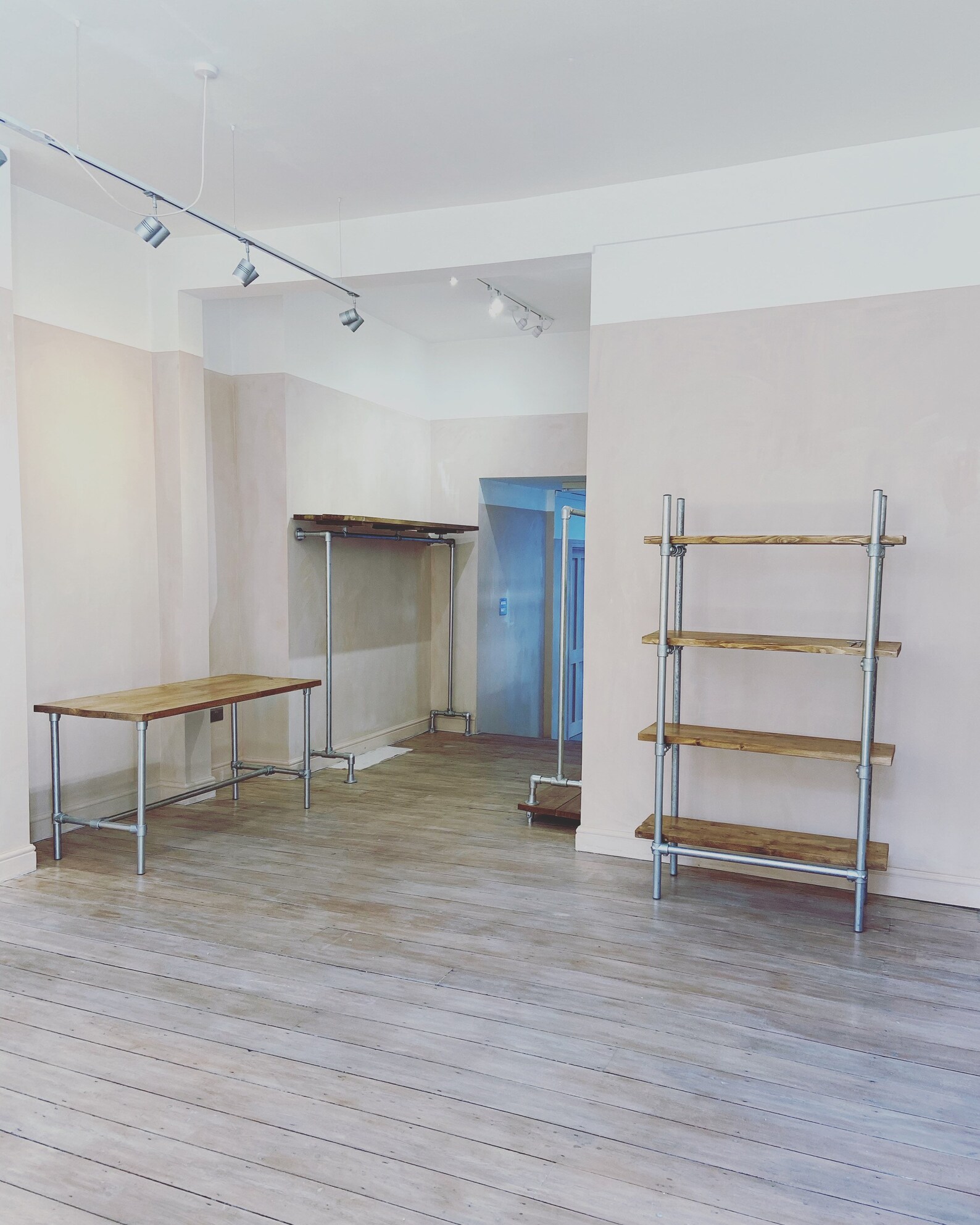 Industrial Style Clothes Rails / Bespoke Shopfit / Made to Measure ...