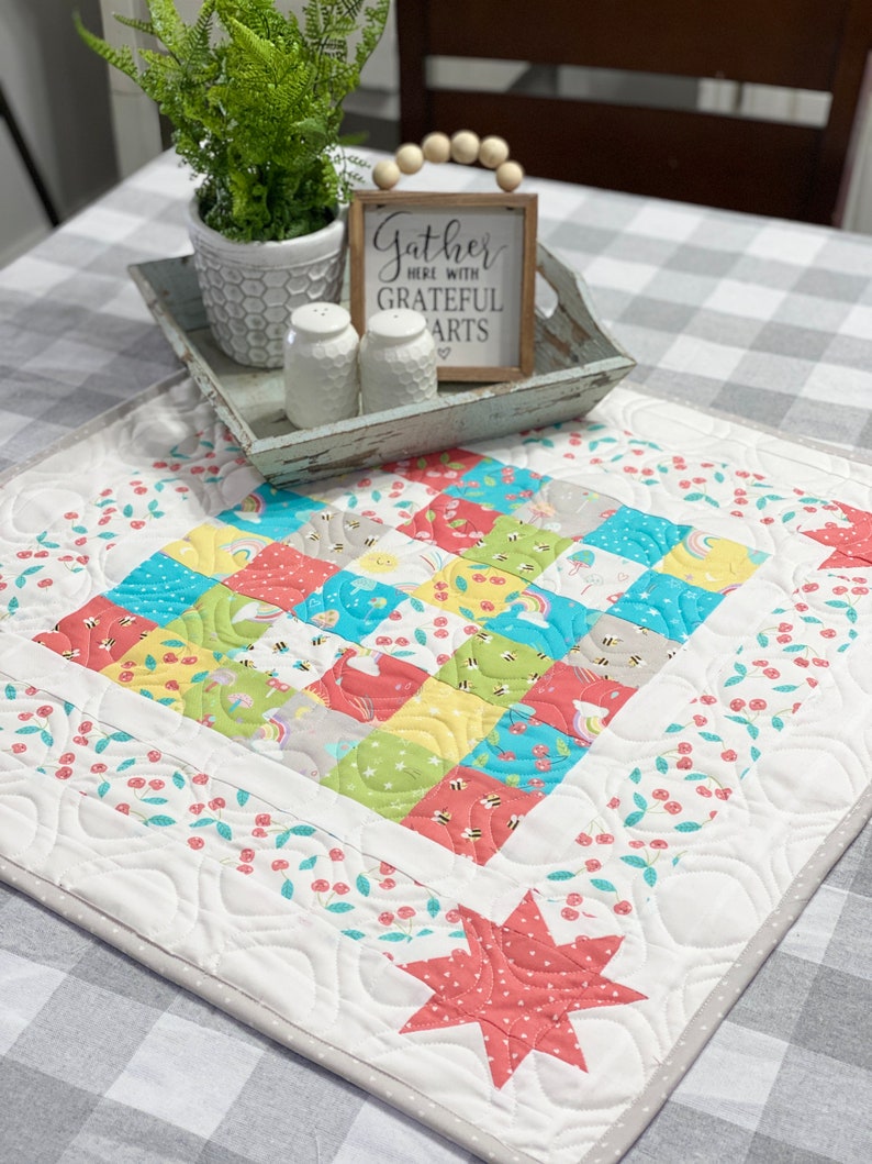 Sunshiny Day Table Topper PDF Pattern - Etsy