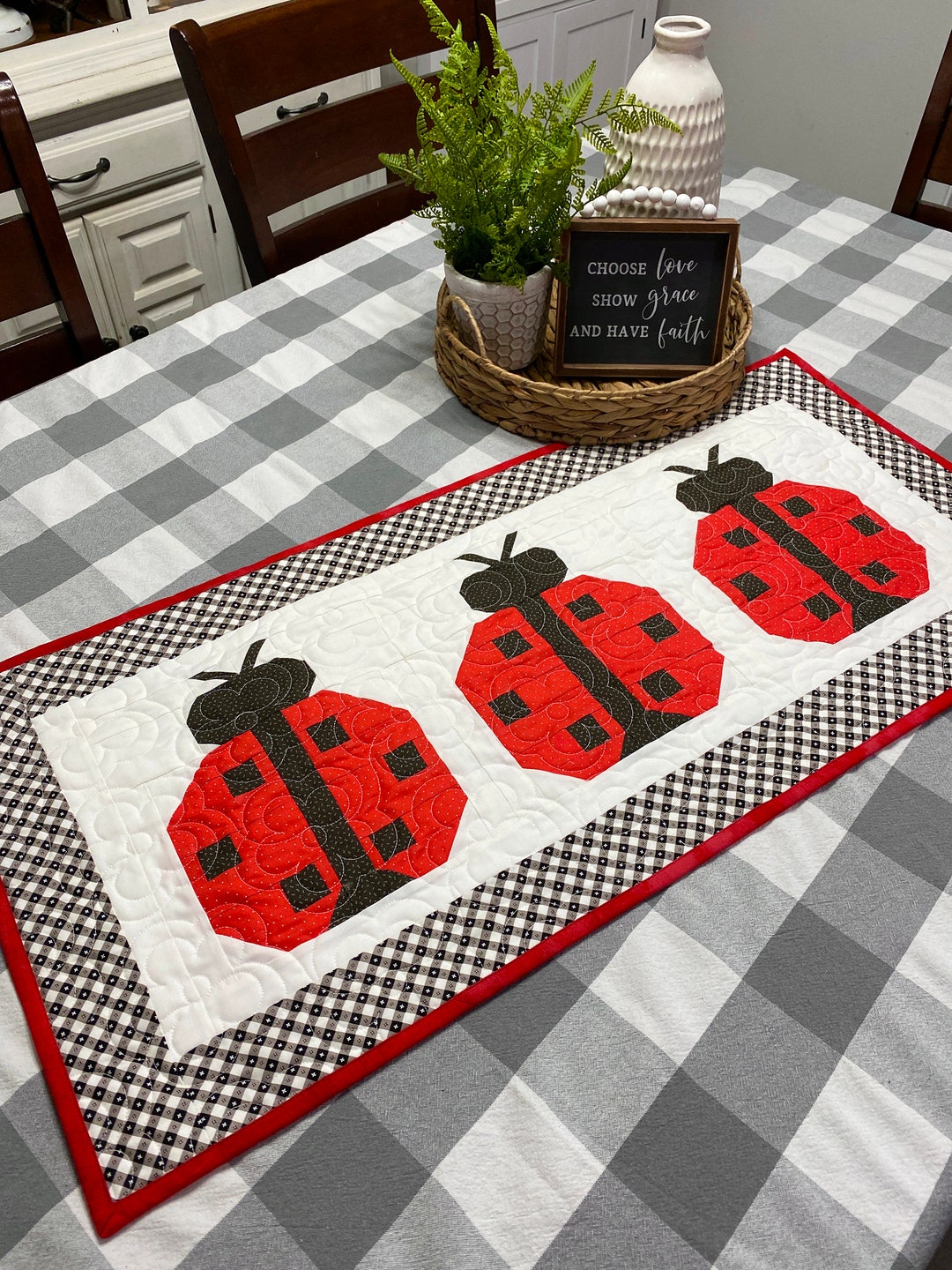 Ladybug Lane Table Runner - PDF Pattern - Etsy