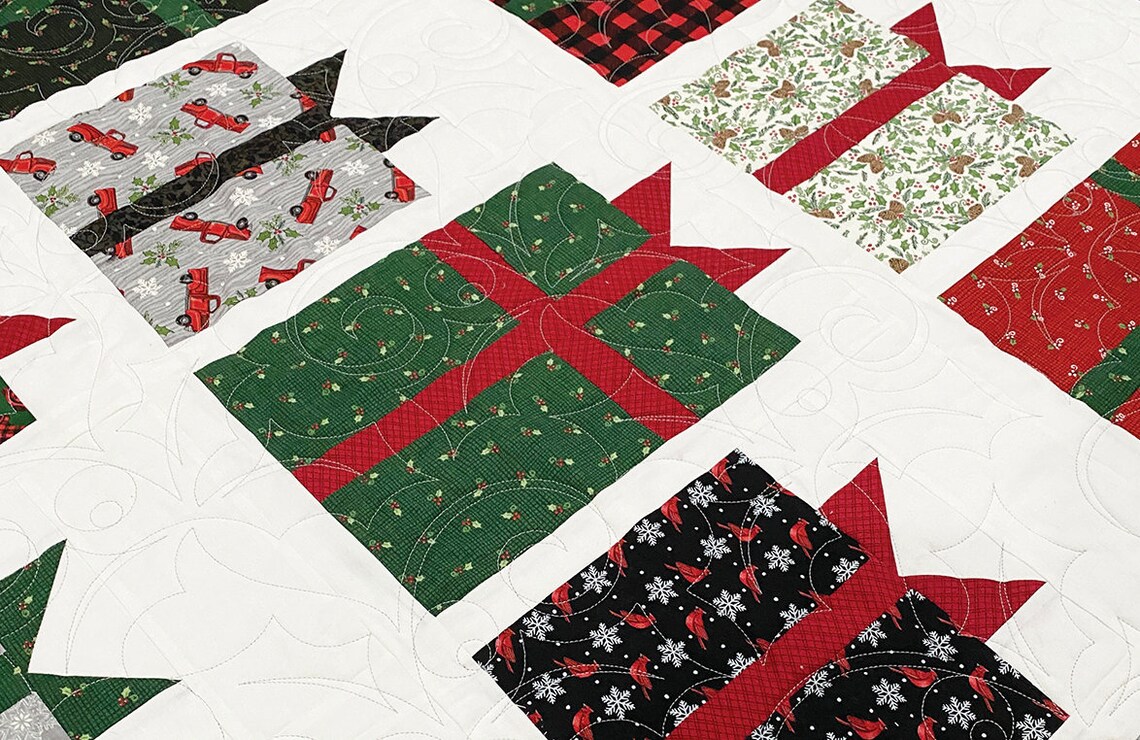 Christmas Present Quilt Pattern PDF Pattern table Runner | Etsy