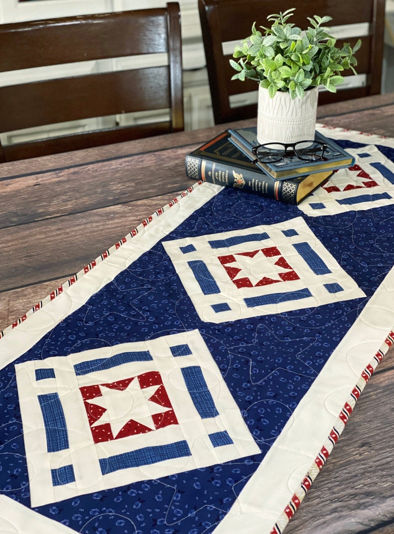 To the Point Table Runner Pattern PDF Pattern - Etsy