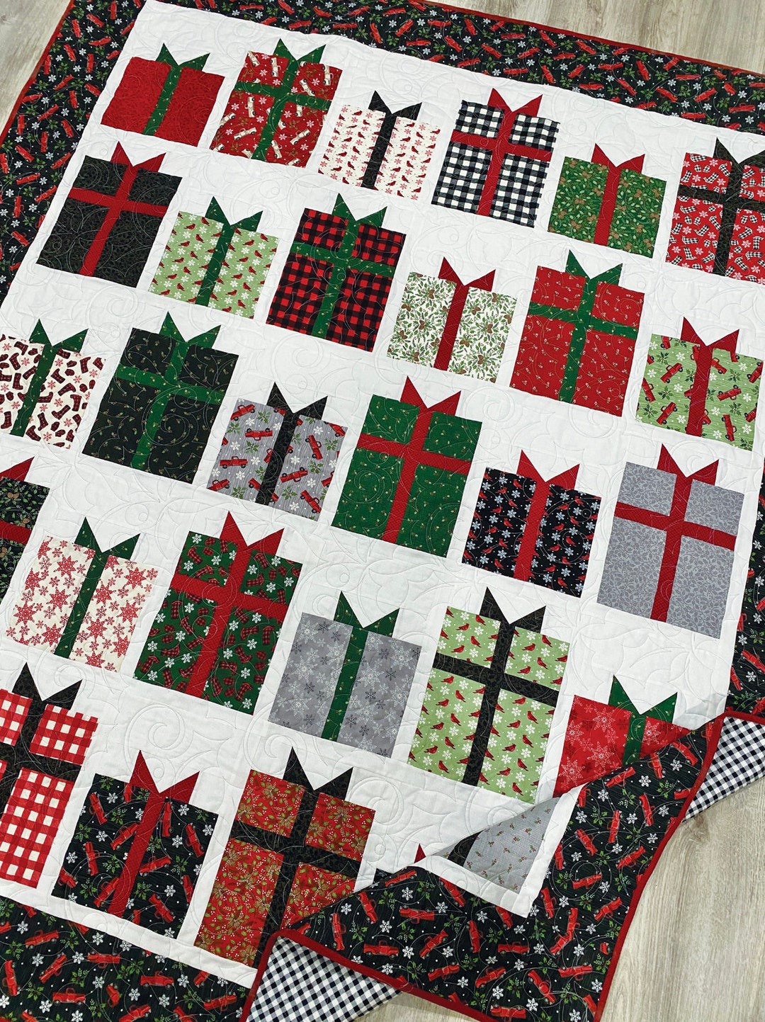 Christmas Present Quilt Pattern - PDF Pattern (table Runner Size ...
