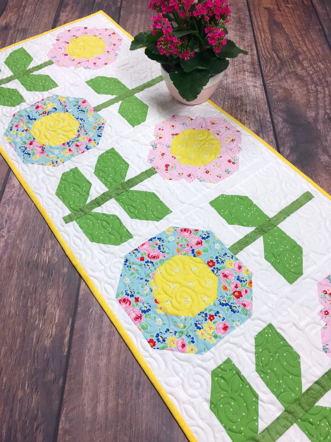 Simply Spring Table Runner - PDF Pattern - Etsy