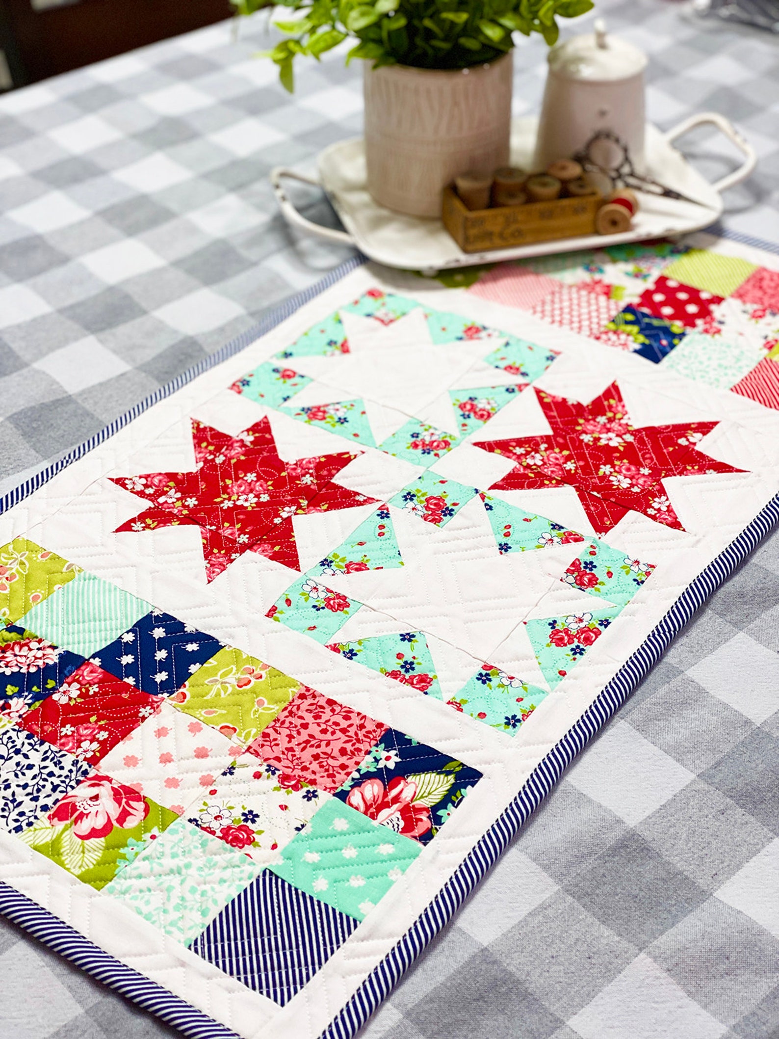 Star Charm Table Runner PDF Pattern - Etsy