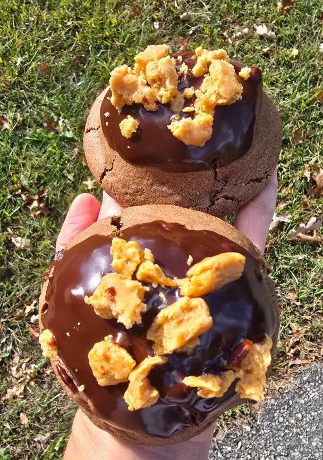 Butterfinger Crunch Inspired Stuffed Cookies- Stuffed Cookies, Filled ...