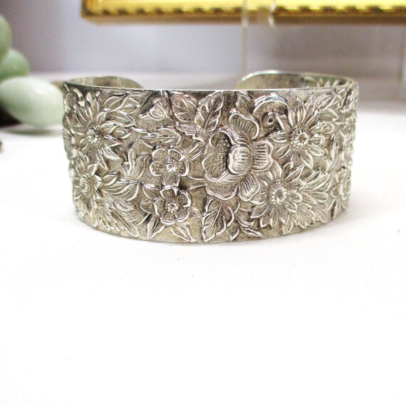 Gr 166 Vintage Engraved Repousse Sterling Silver Cuff… - Gem
