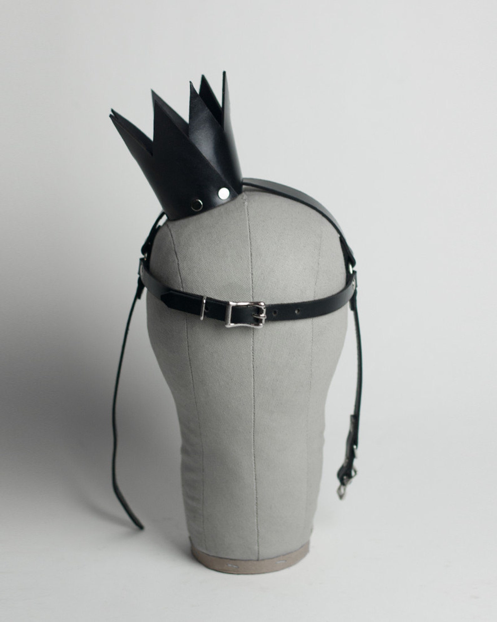 HARNESS MINI CROWN - Leather Crown - Leather - Pvc Vinyl - Gothic ...