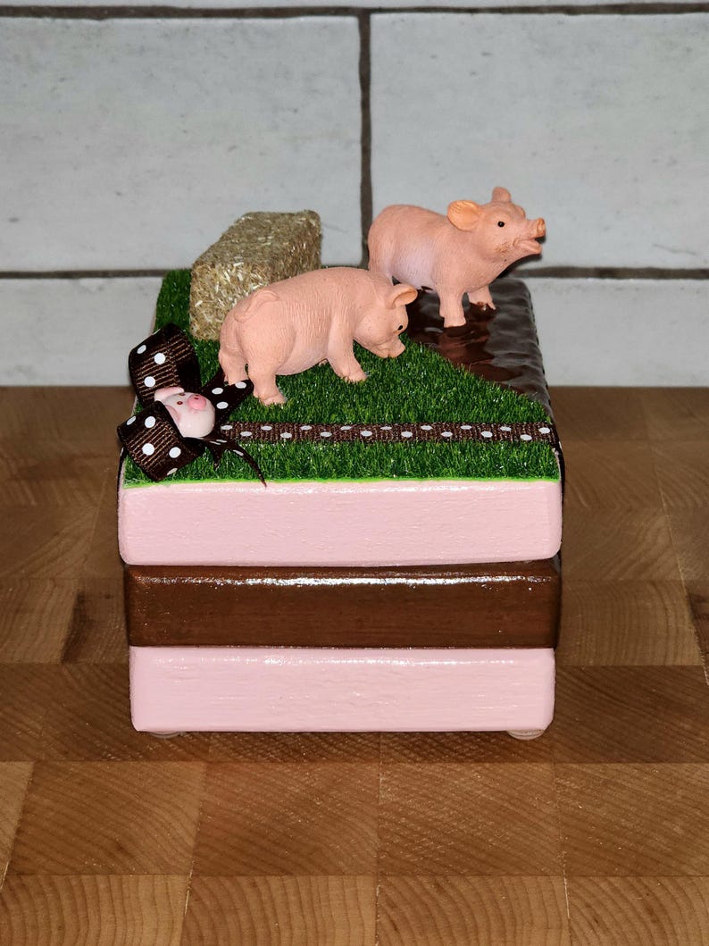 Pig Bookstack, Hogs and Kisses, Farmhouse Decor, Farmhouse Tiered Tray ...