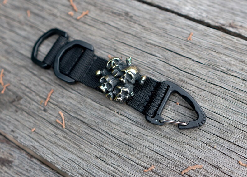 Paracord beads clip 4 skulls Paracord skull | Etsy