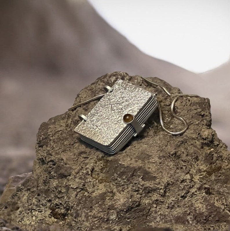 Enemy Mine Drac talman Alien Bible Movie Prop - Etsy