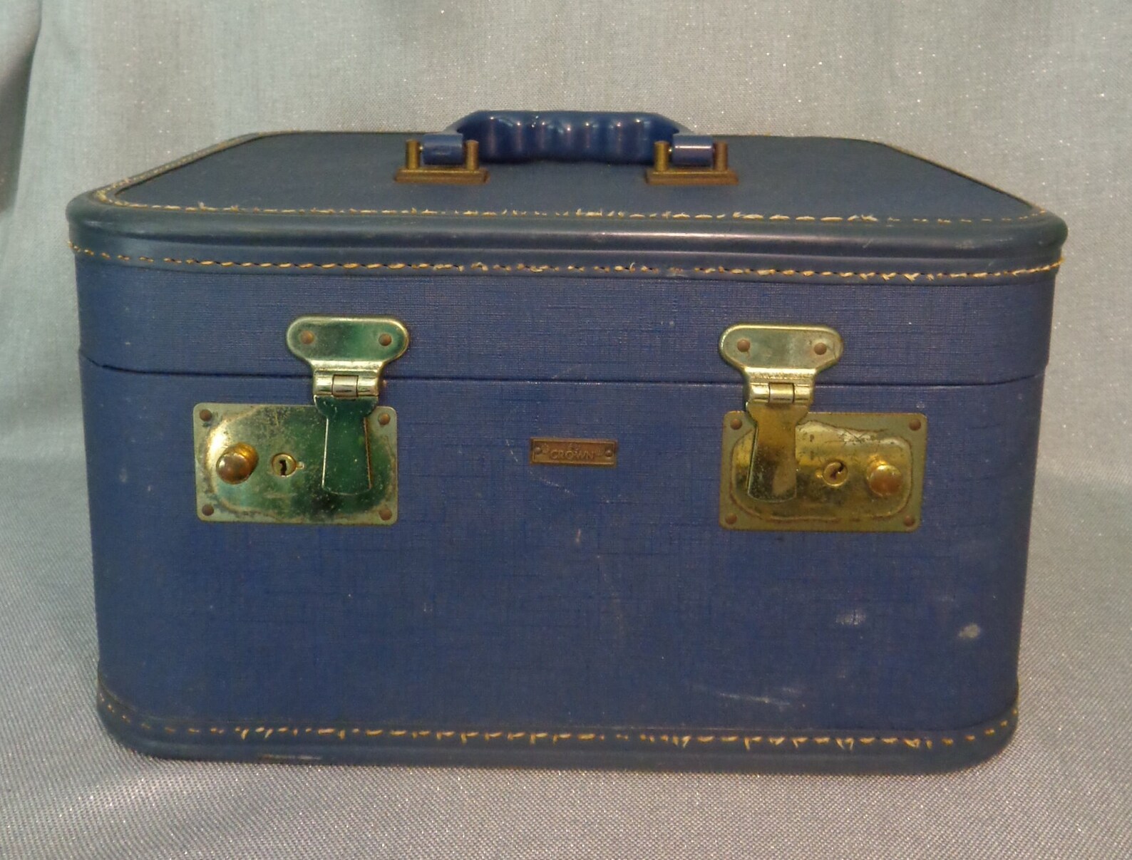 Vintage Crown Blue Train Case, Vintage Small Blue Crown Luggage Makeup ...