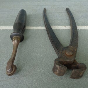 Vintage Cobbler Tools, Antique Cobblers Pliers Cutters and Cobbler ...