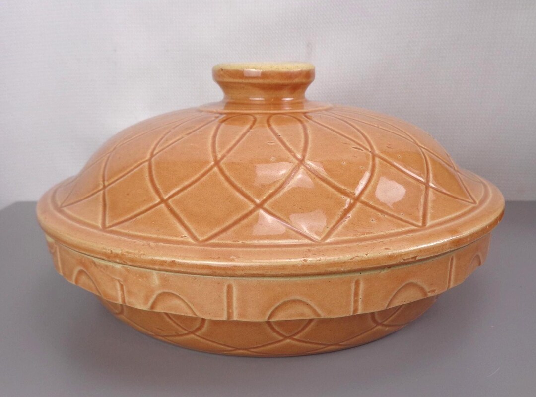 Vintage Watt Ovenware 8 Covered Pie Plate, Vintage Watt 8 Covered ...