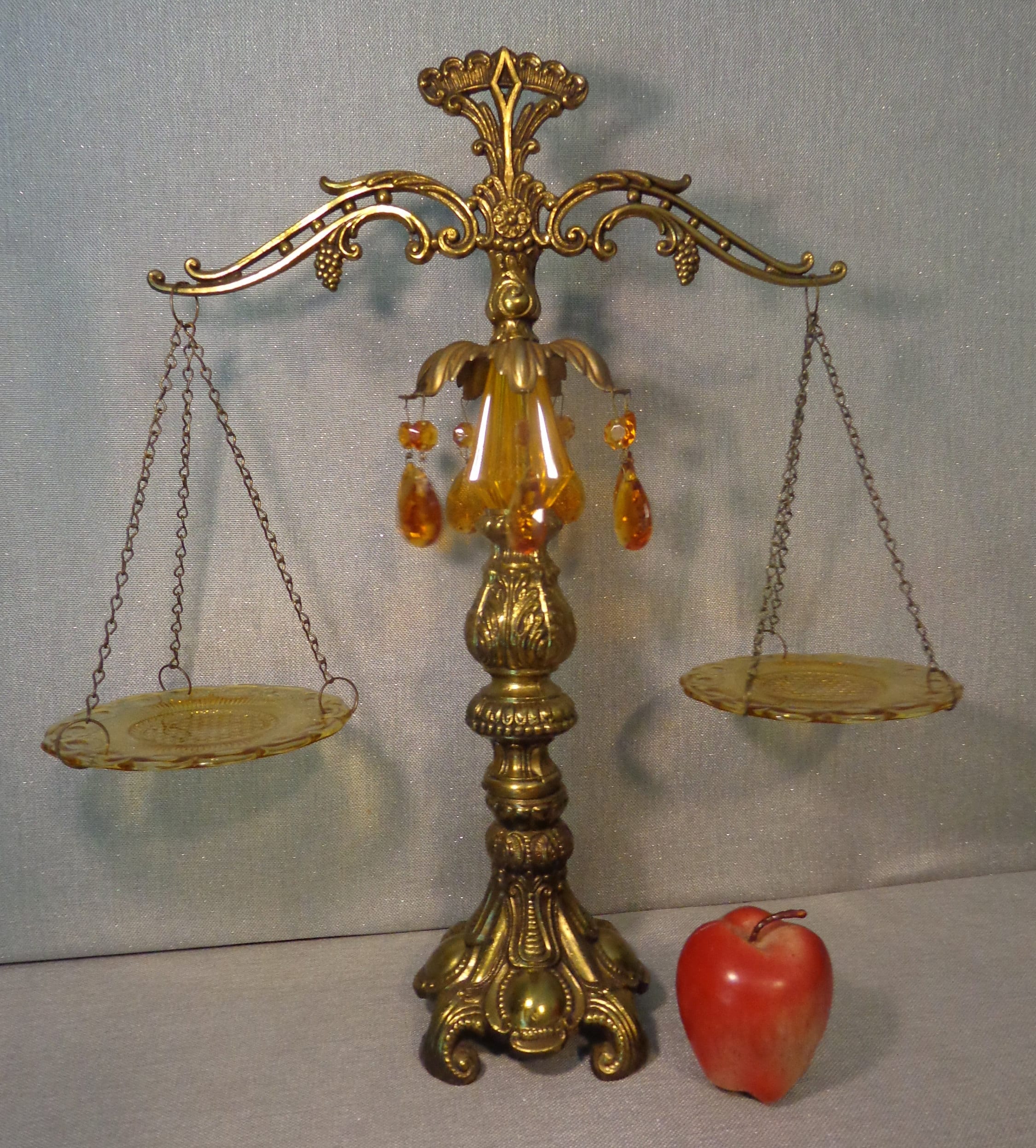 Vintage Brass and Amber Glass Scales of Justice Vintage Glass - Etsy