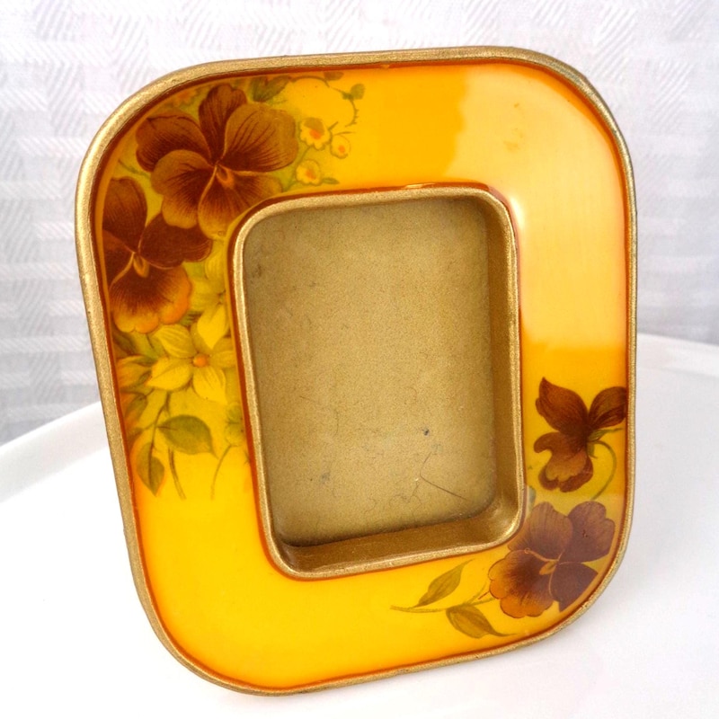 Vintage Bucklers Frame - Etsy