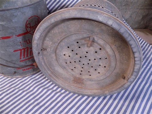 Frabills Min-o-life Floating Minnow Bucket Model 480, Vintage ...