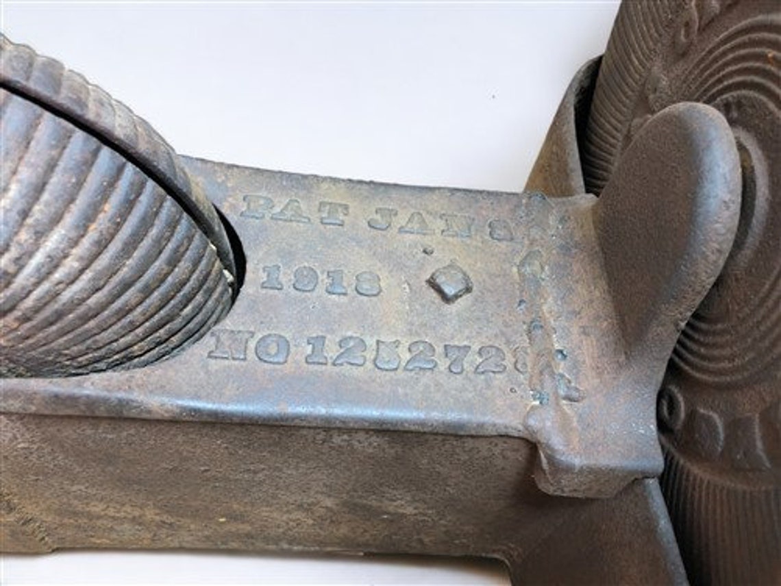 Sipe Mfg Two Wheel Hog Pig Oiler Cast Iron Steampunk, Vintage Yard ...
