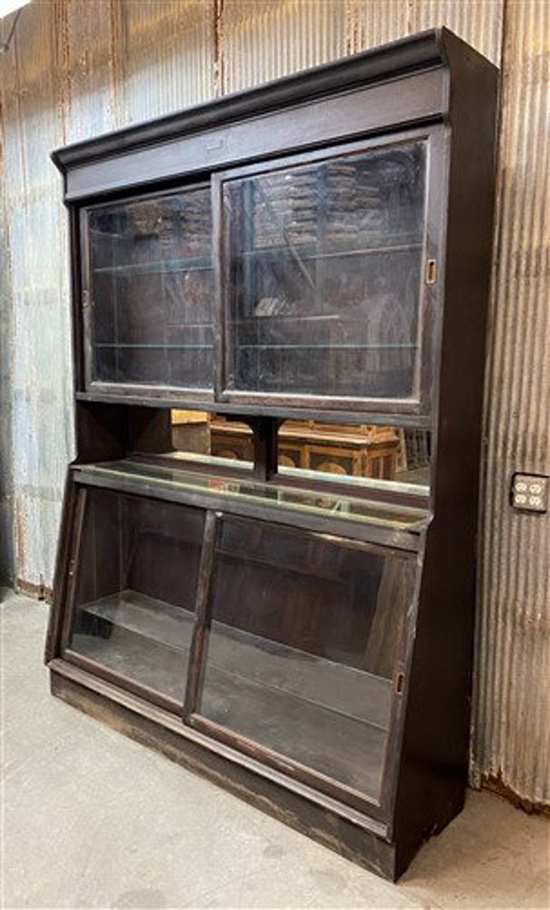 Pharmacy display cabinet store