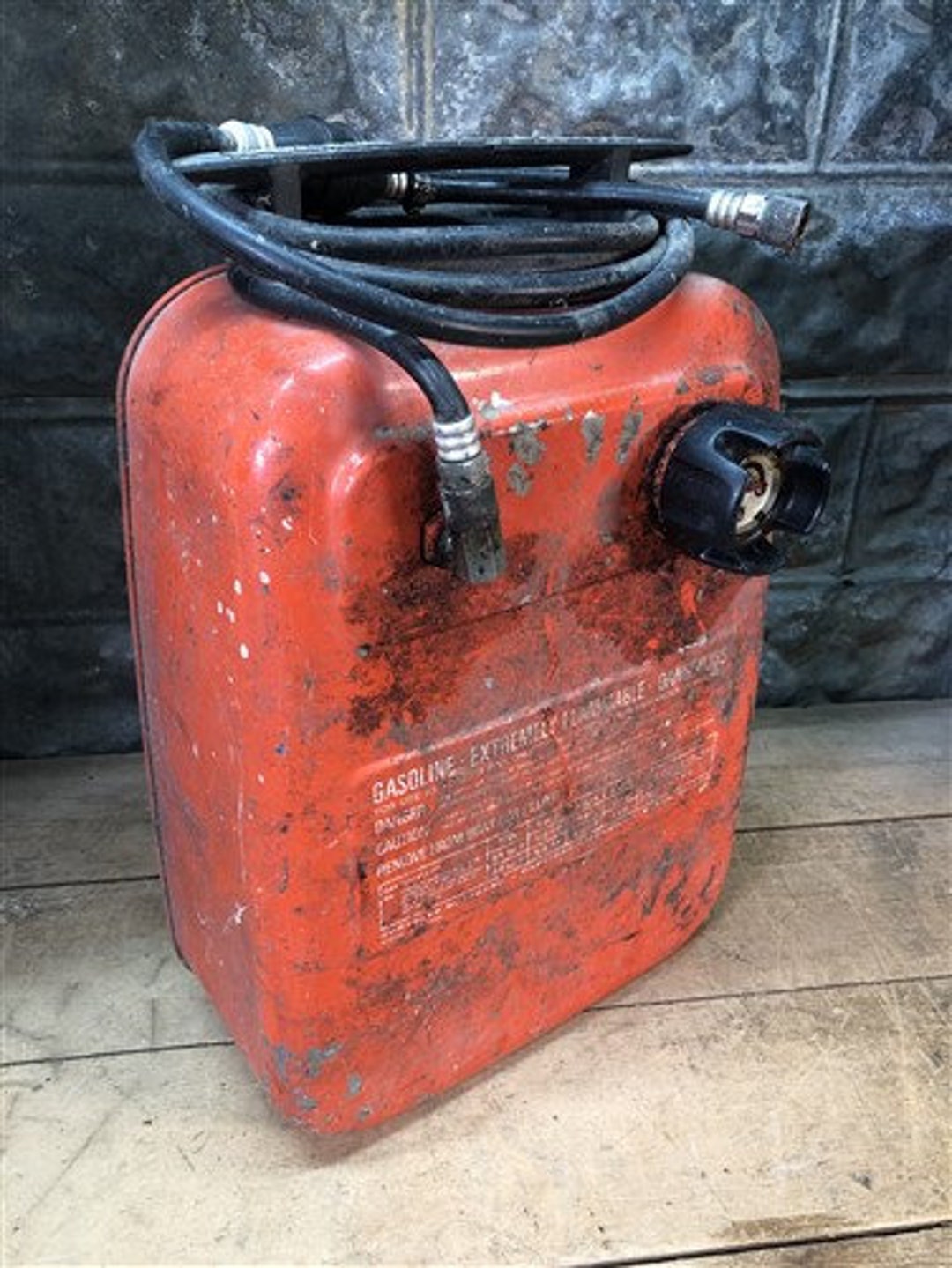 6 Gallon Chrysler Tote Tank, Gasoline Gas Can, Outboard Boat Motor ...