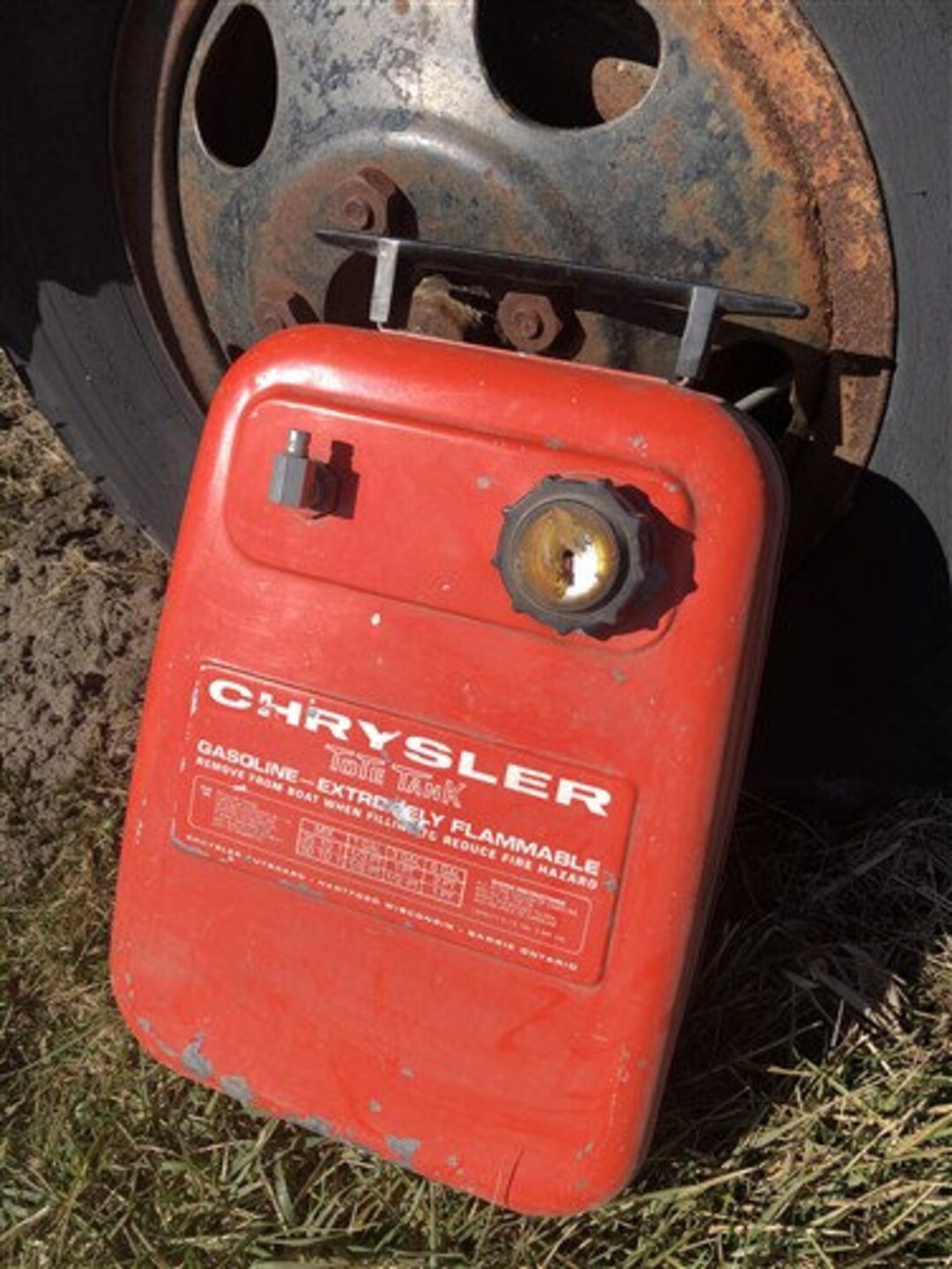 6 Gallon Chrysler Tote Tank, Gasoline Gas Can, Outboard Boat Motor ...