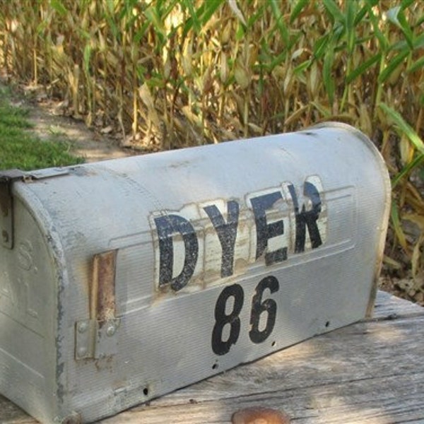 Vintage Mailbox - Etsy