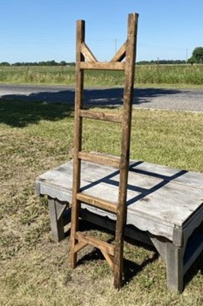 Brown Rustic Wood Ladder, Farmhouse Blanket Quilt Towel Rack Decorative ...