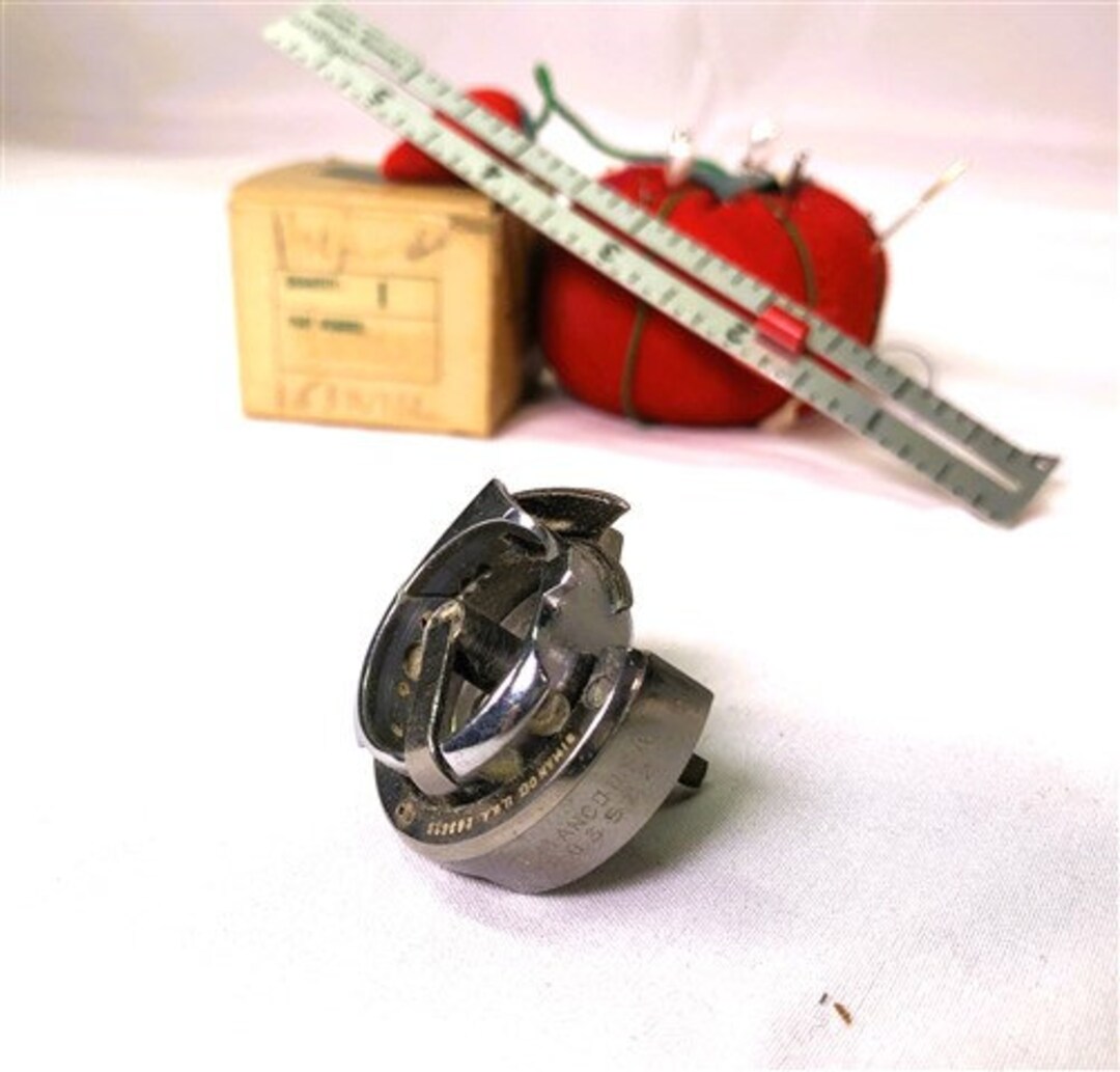 Singer Sewing Machine Hook & Bobbin Case Assembly Singer Part - Etsy