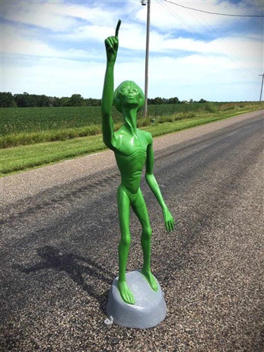 Alien Statue, Green Space Men, UFO Extraterrestrial Alien Art, Cast ...