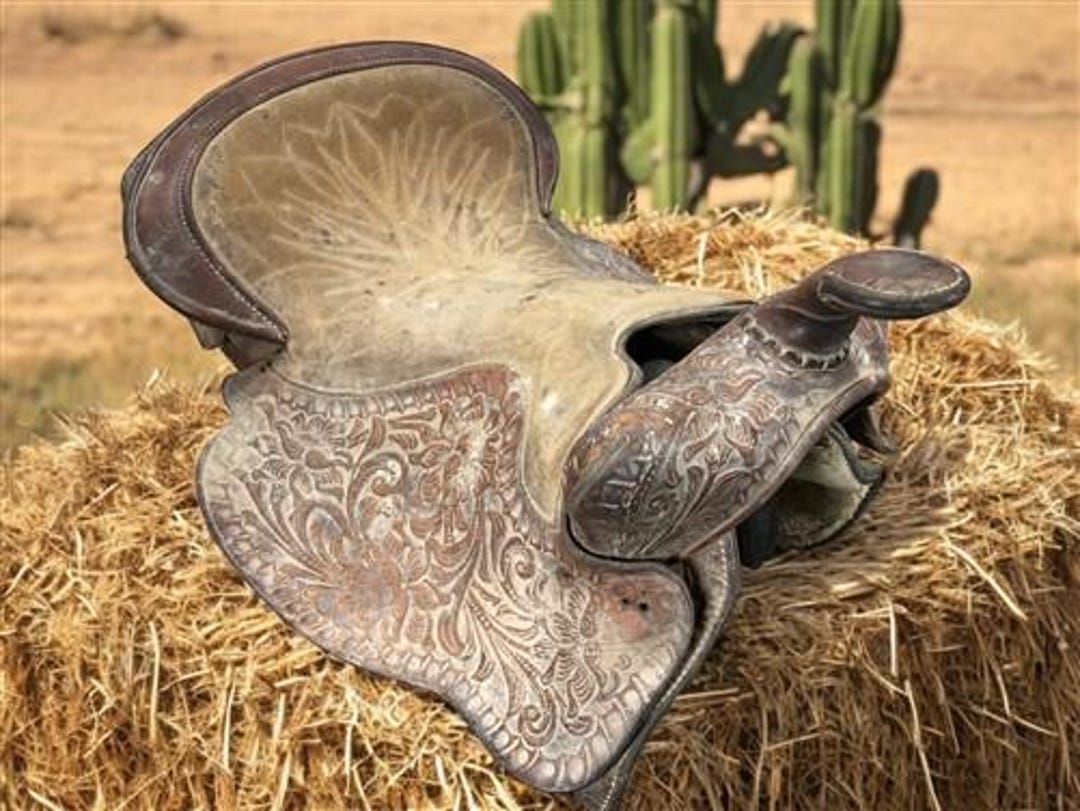 Vintage Tooled Leather Horse Saddle, 15 Seat, Western Ranch Farm Decor ...